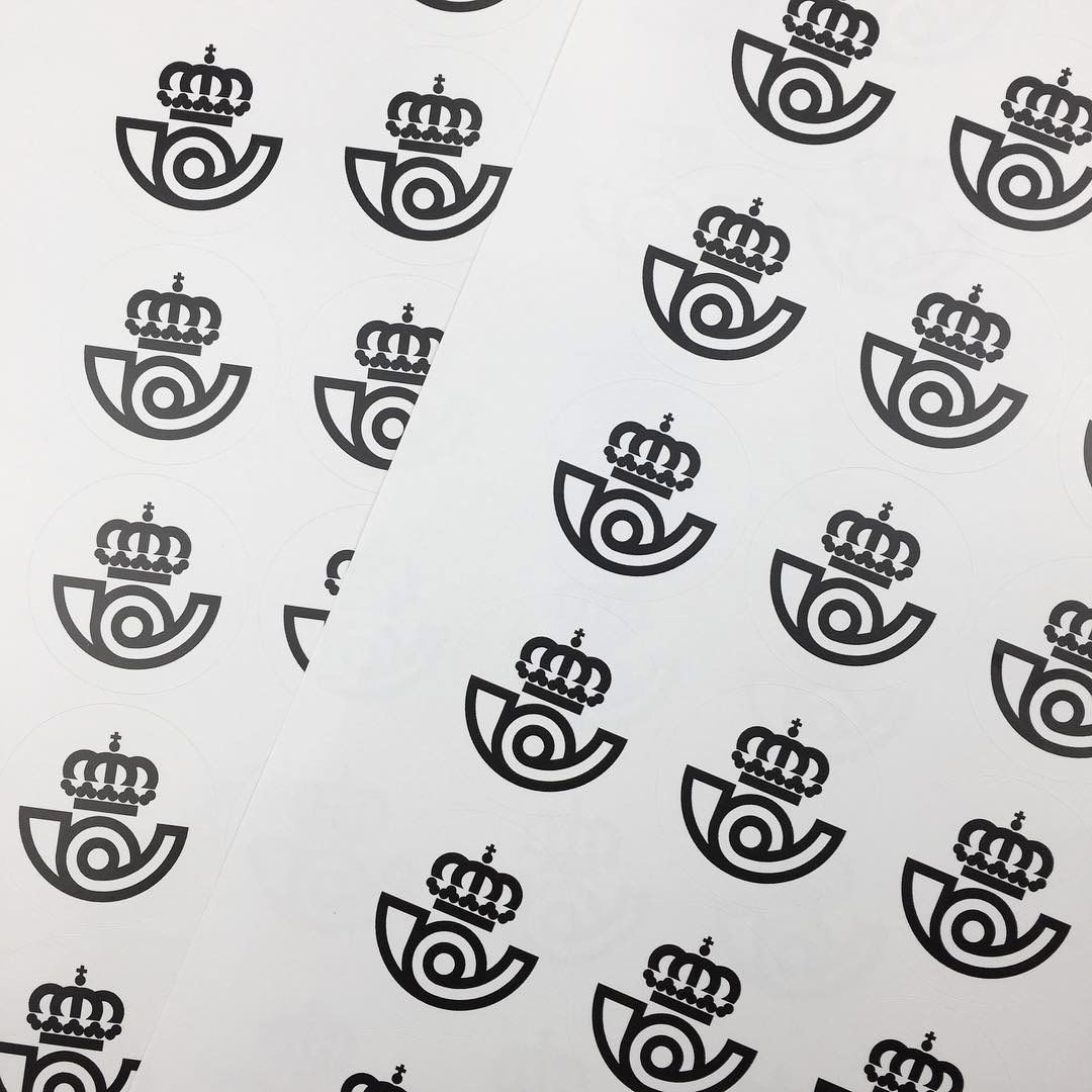 Cruz Novillo: 60 años de logotipos | Domestika