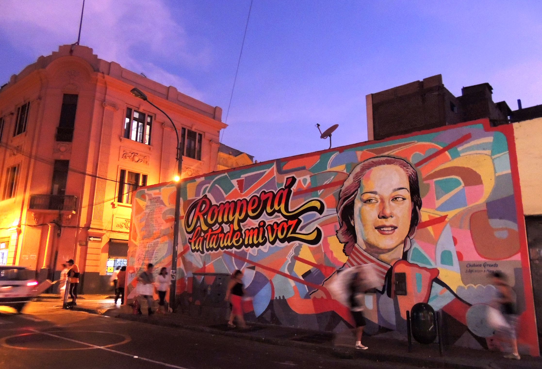 Elliot Tupac, arte urbano para despertar las calles | Domestika