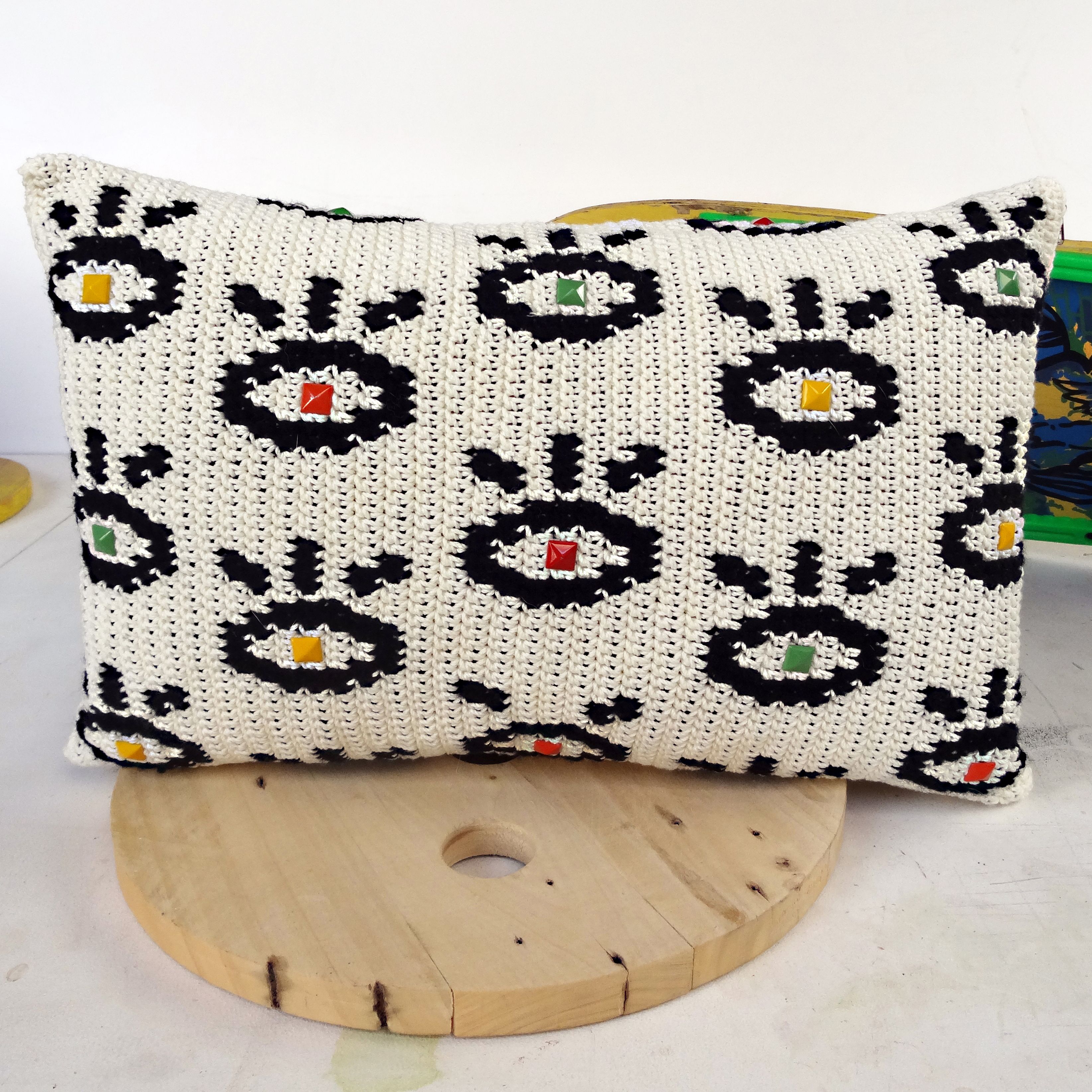 Pattern design. Cushion design | Domestika