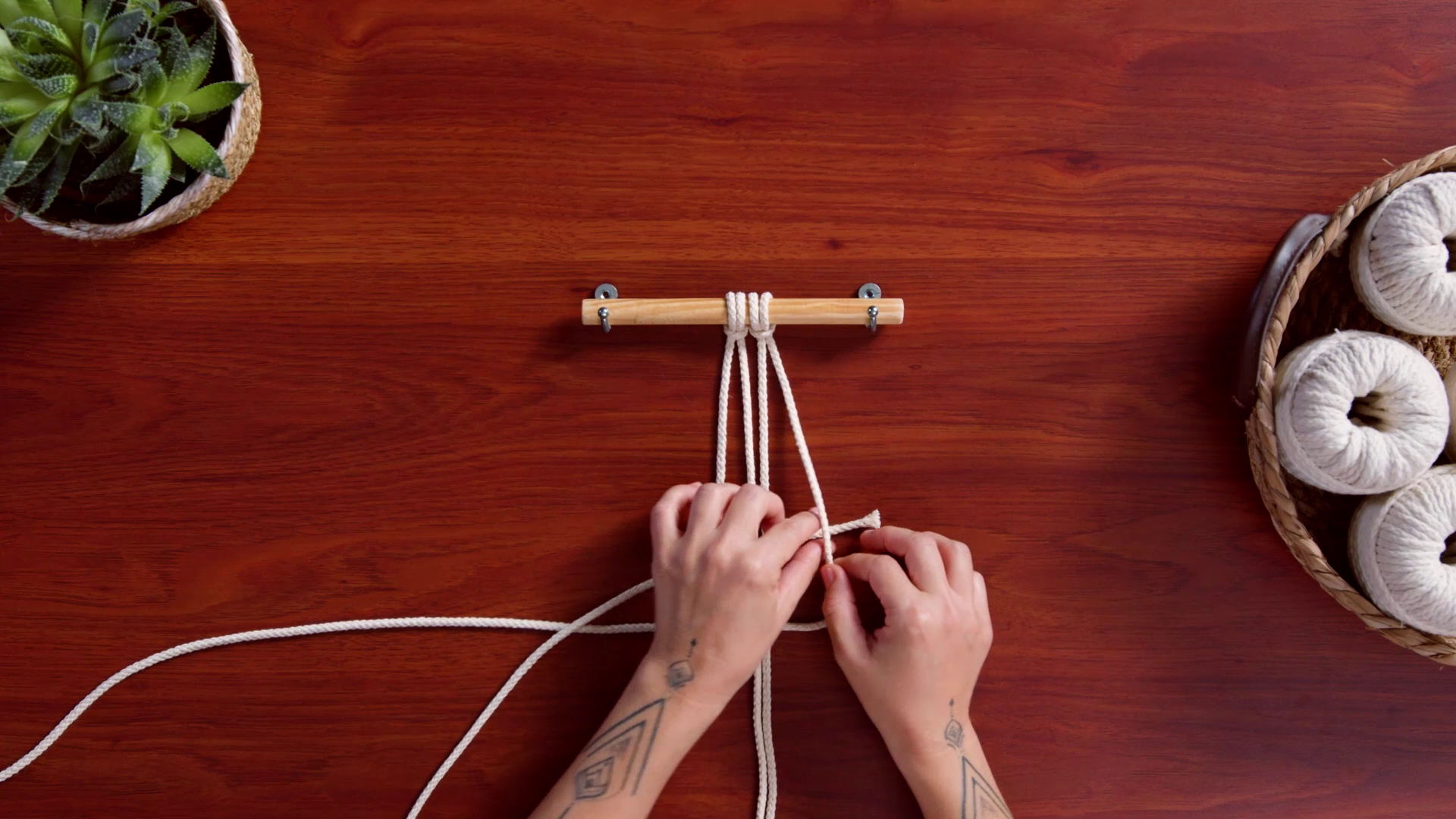 Tutorial Macramê: como fazer o nó duplo passo a passo | Domestika