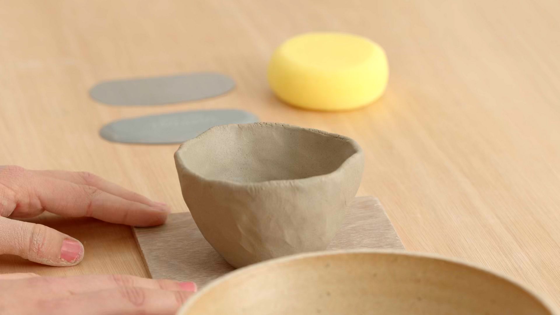 Ceramic Tutorial: How To Make A Pinch Pot At Home | Domestika