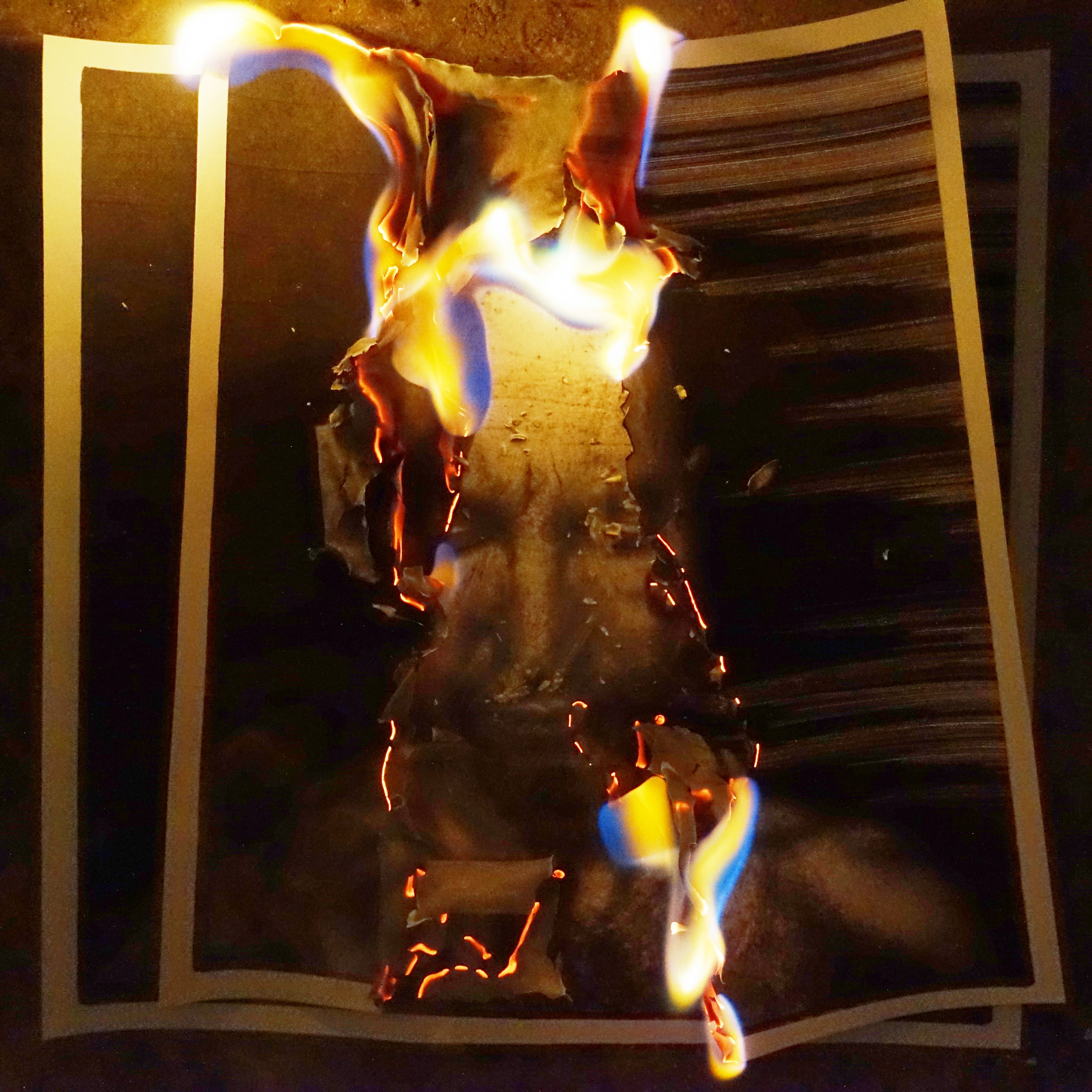 Vanishing in fire | Domestika
