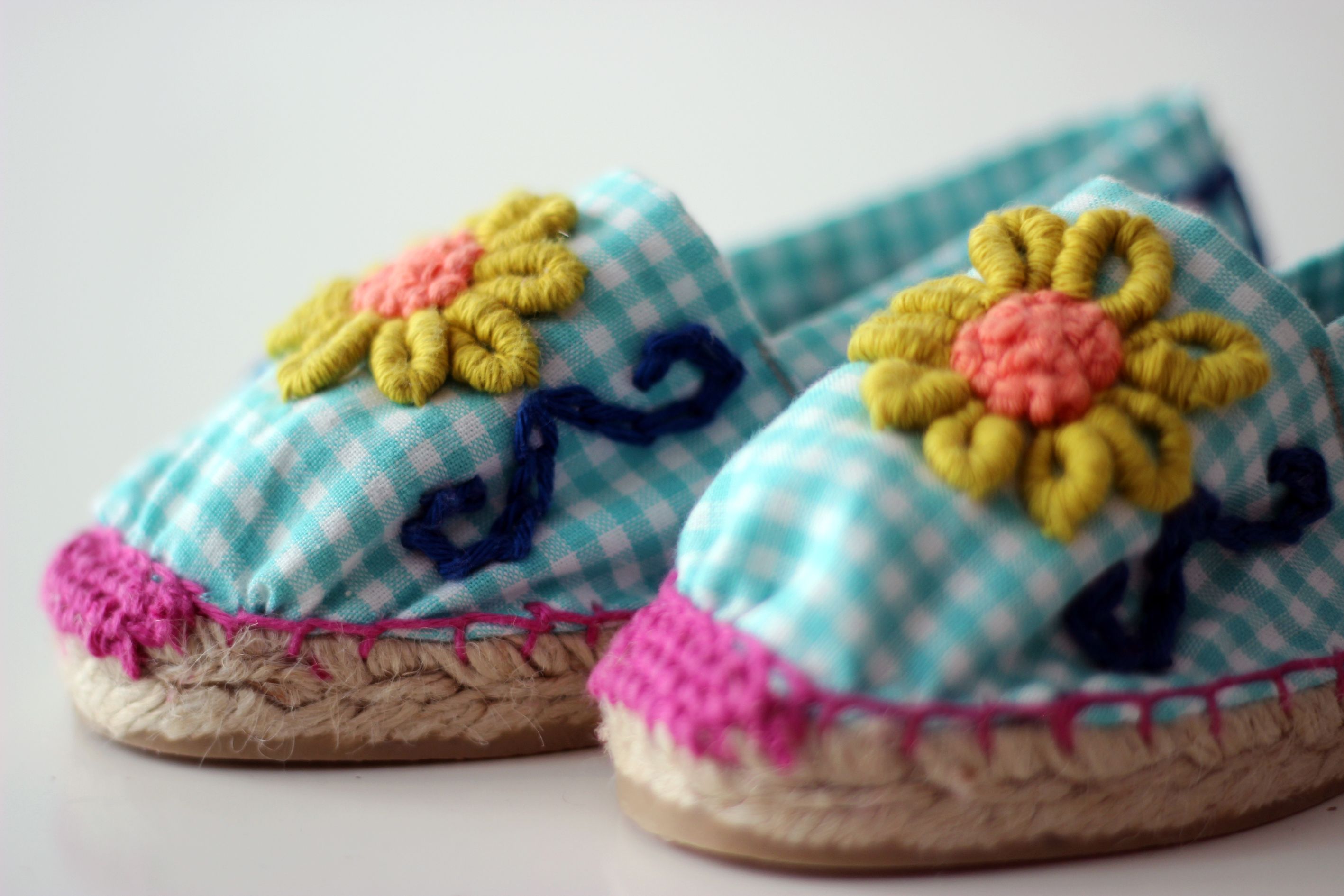 Embroidered espadriles | Domestika