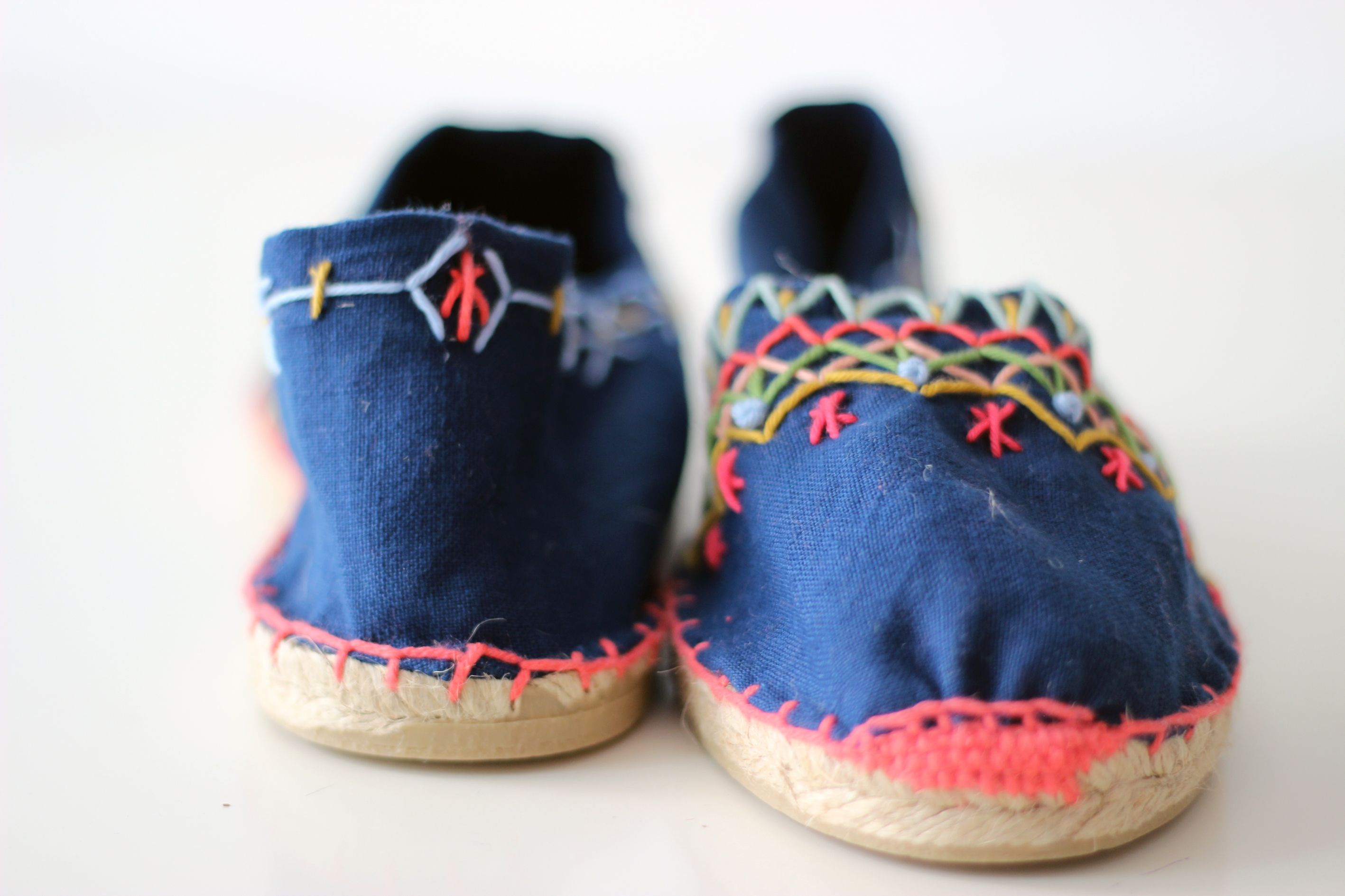 Embroidered espadriles | Domestika