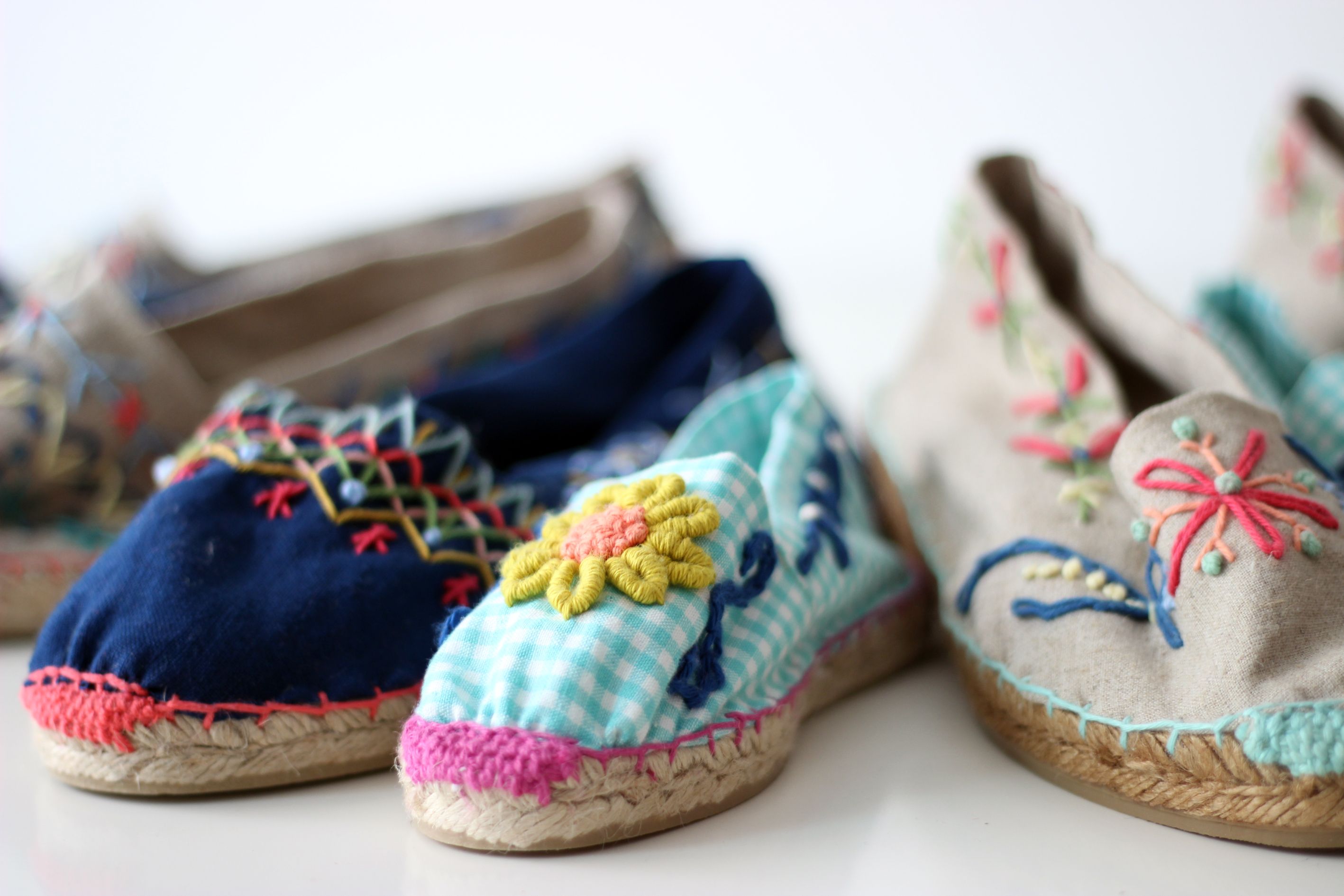 Embroidered espadriles | Domestika