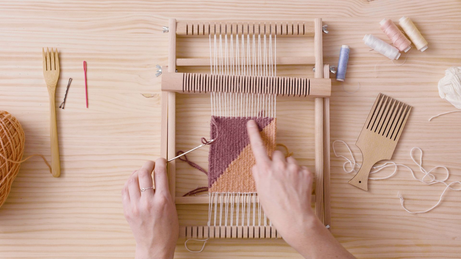 Weaving Tutorial: How to Make a Coaster On a Frame Loom | Domestika