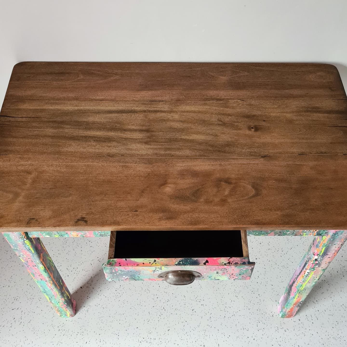 Paint Palette Table | Domestika