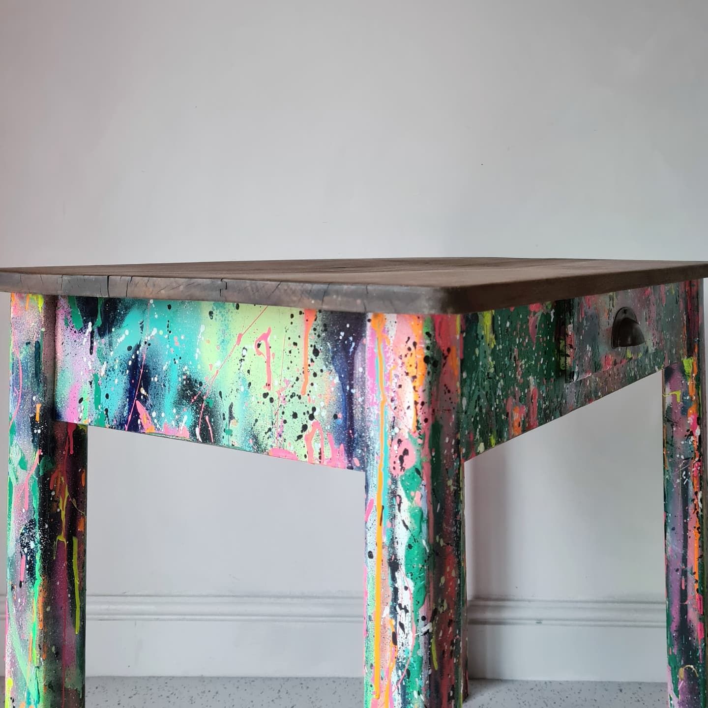Paint Palette Table | Domestika