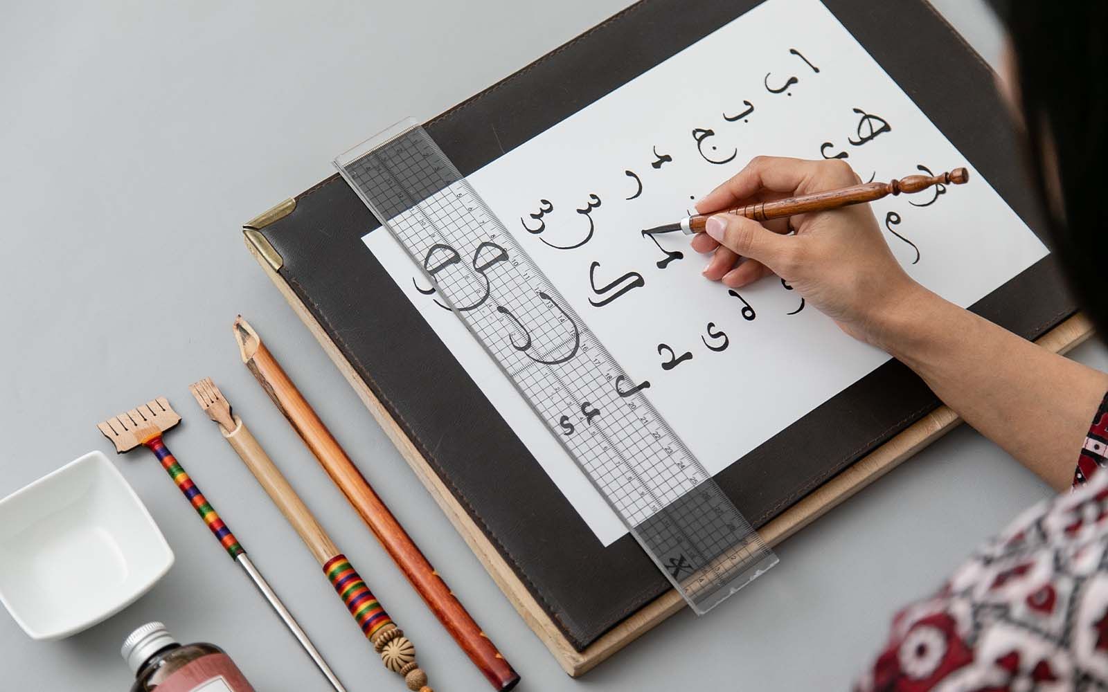 10 Free Online Calligraphy Classes For Beginners | Domestika