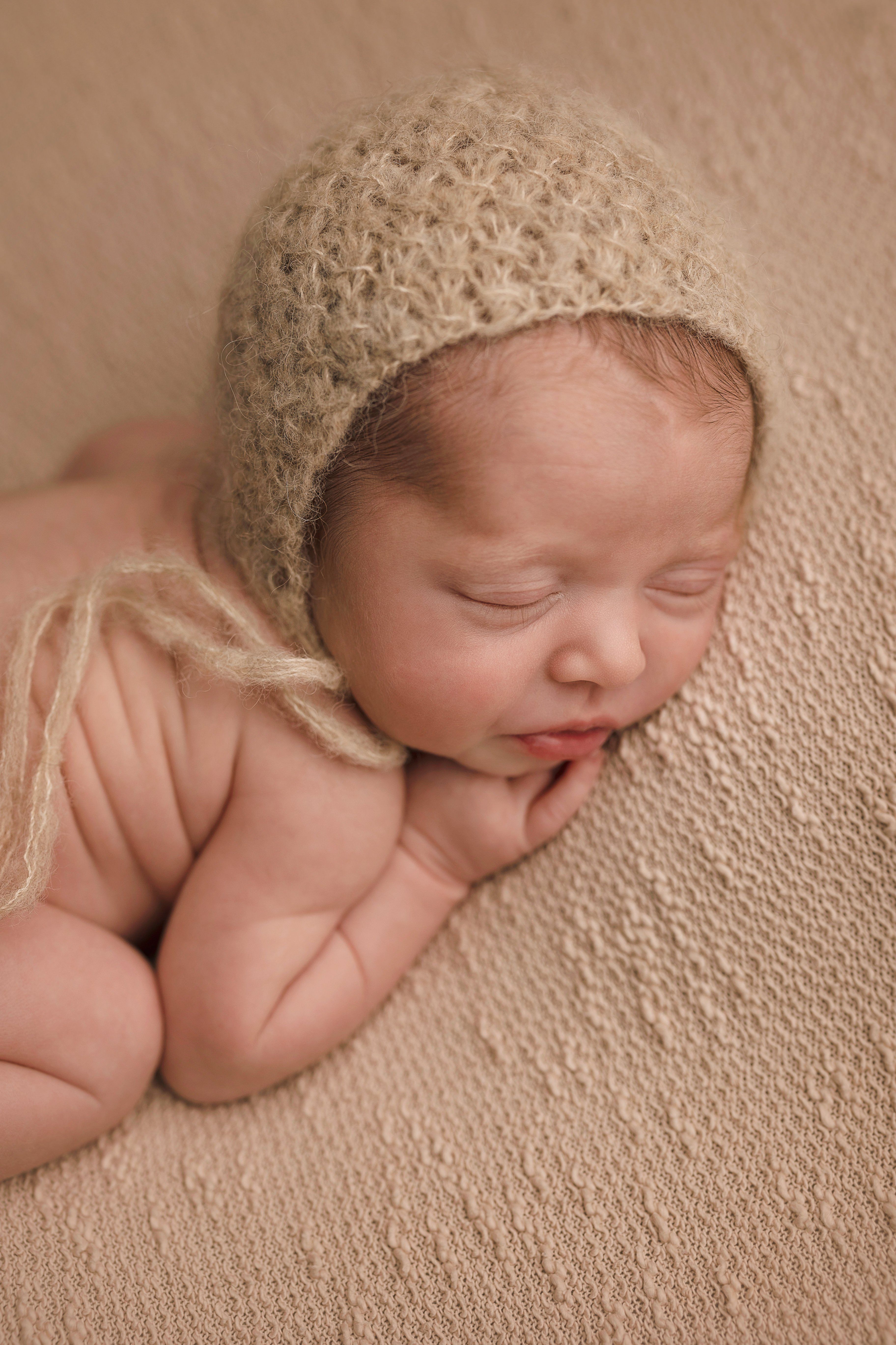 Newborn Session with a 7 Day Old Baby | Domestika