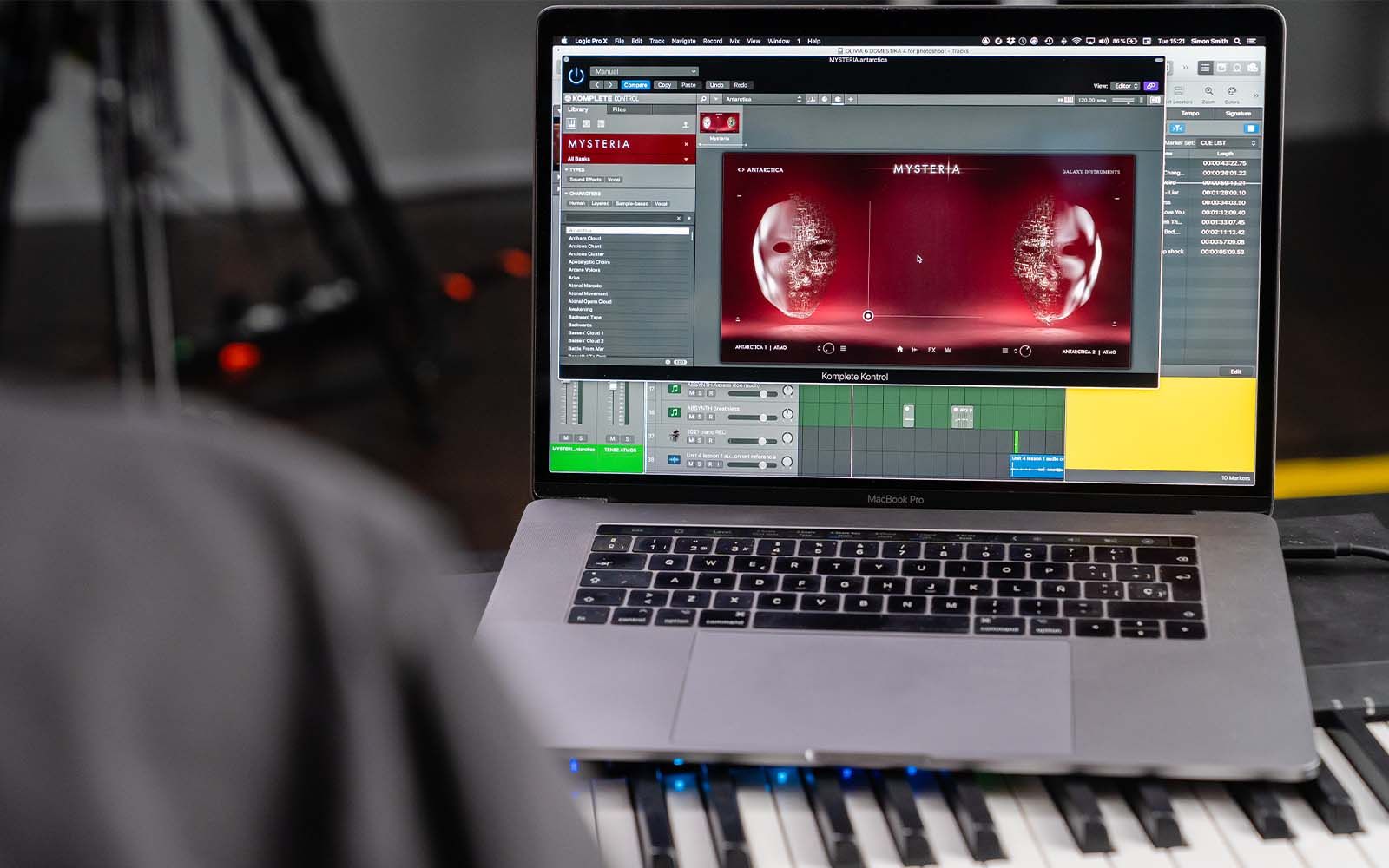 What Is Film Scoring? Plus 8 Famous Film Score Examples | Domestika