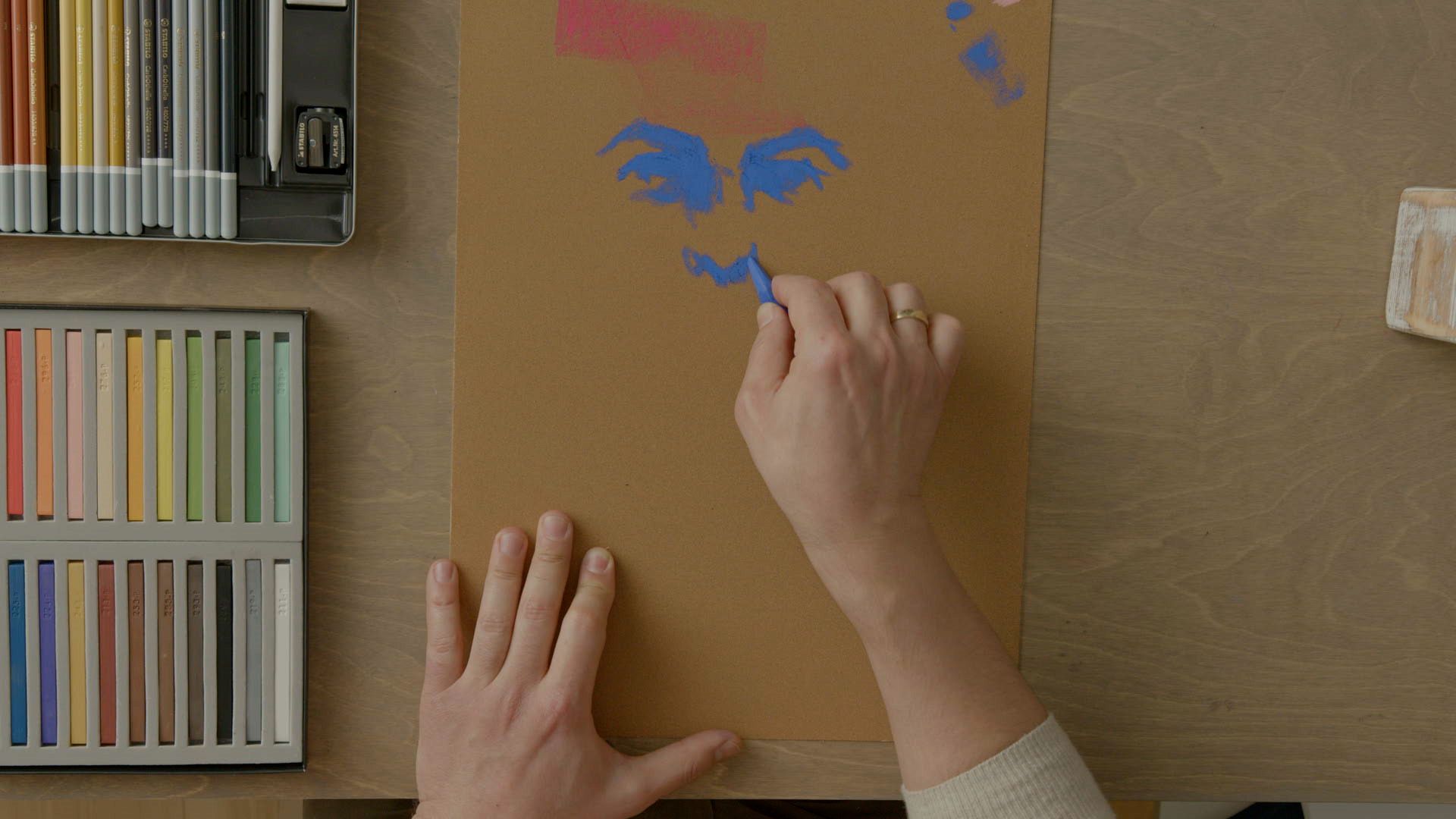 Drawing Tutorial: How to Make a Chalk Pastel Portrait | Domestika