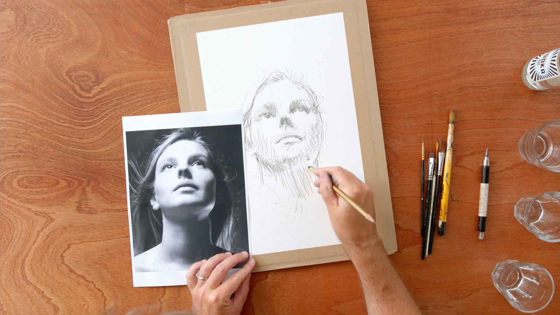 Drawing Tutorial: How to Make a Portrait with Movement | Domestika