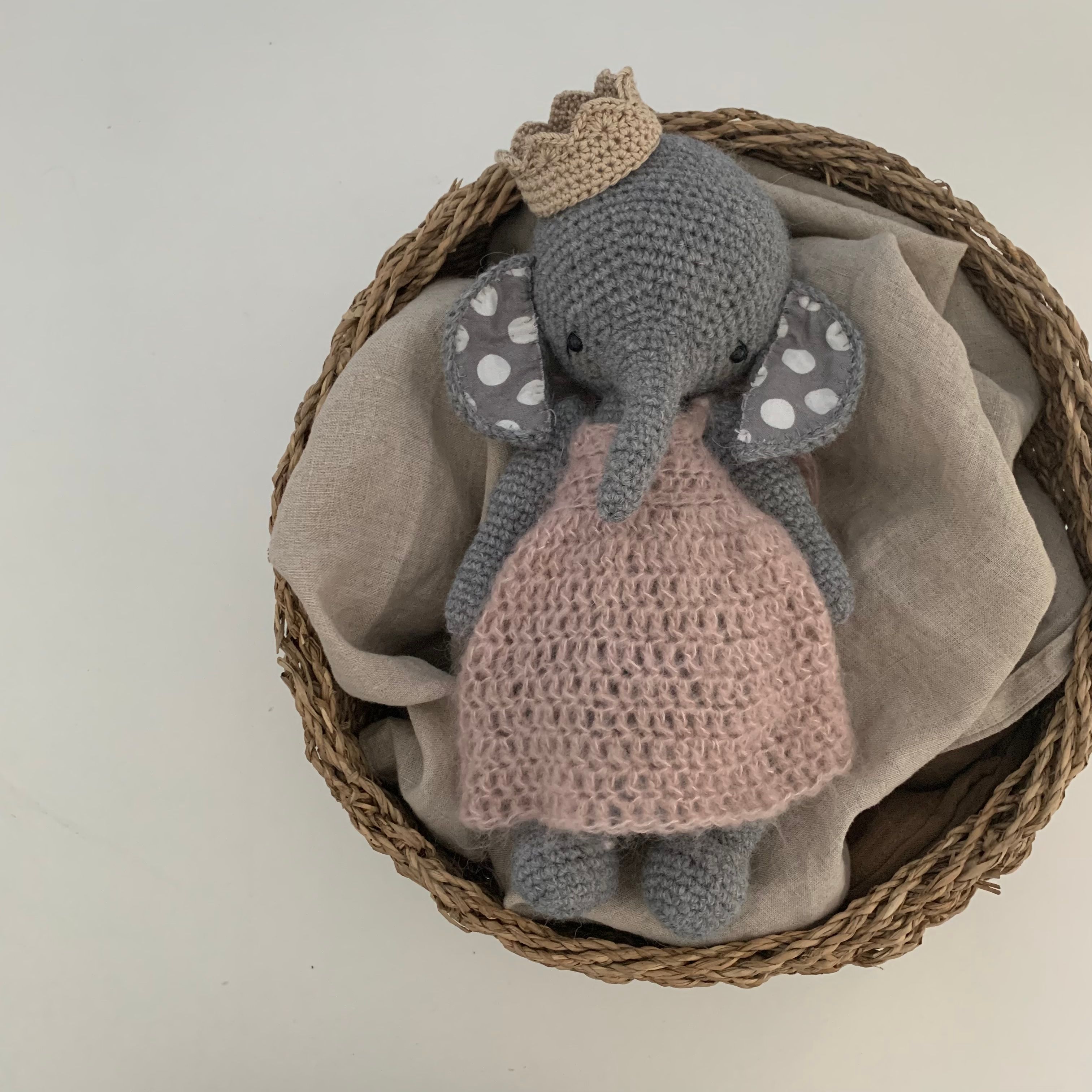 Lily the Elephant Princess | Domestika