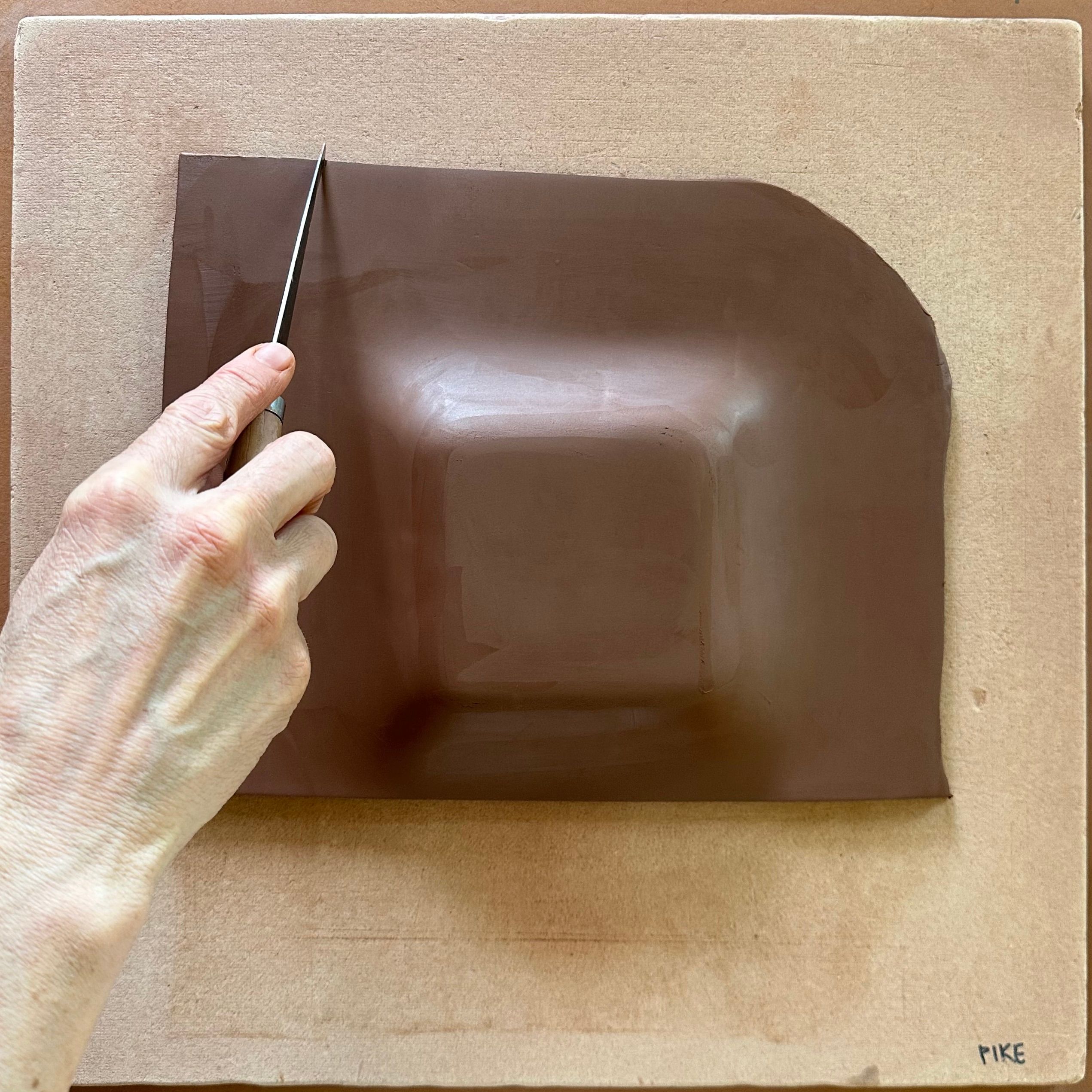 Square Textured Plate | Domestika