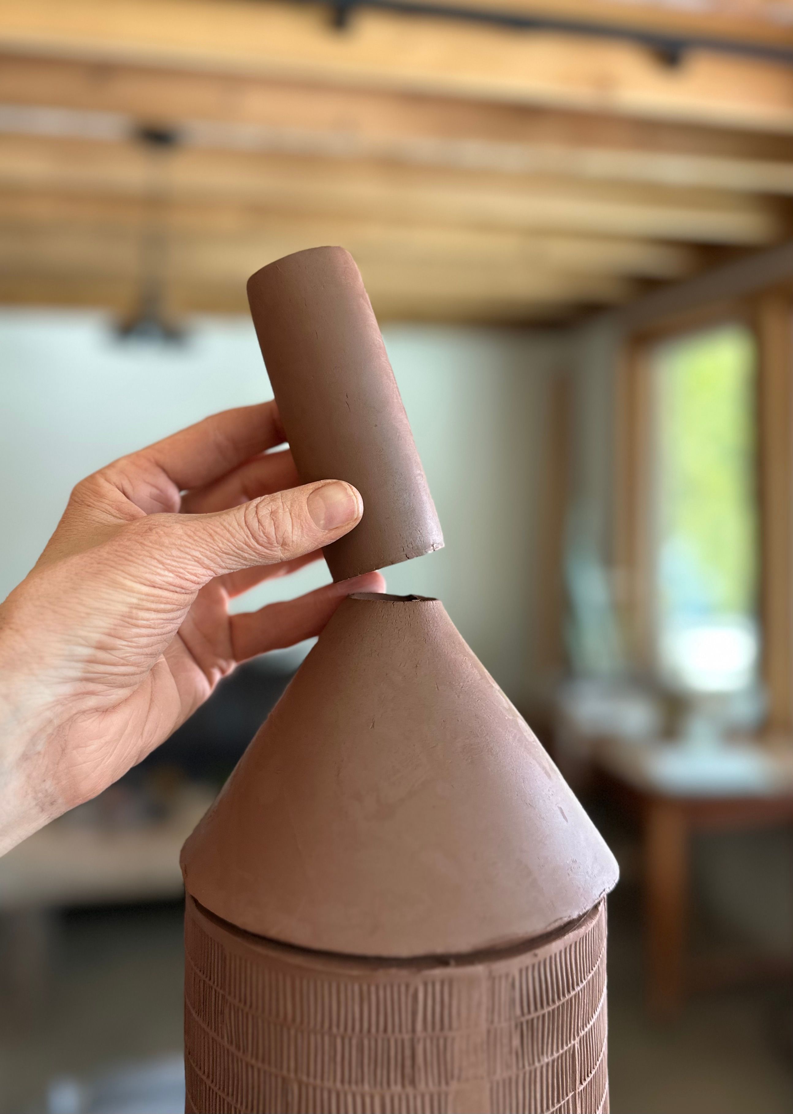 Slab-built Bottle with Texture | Domestika