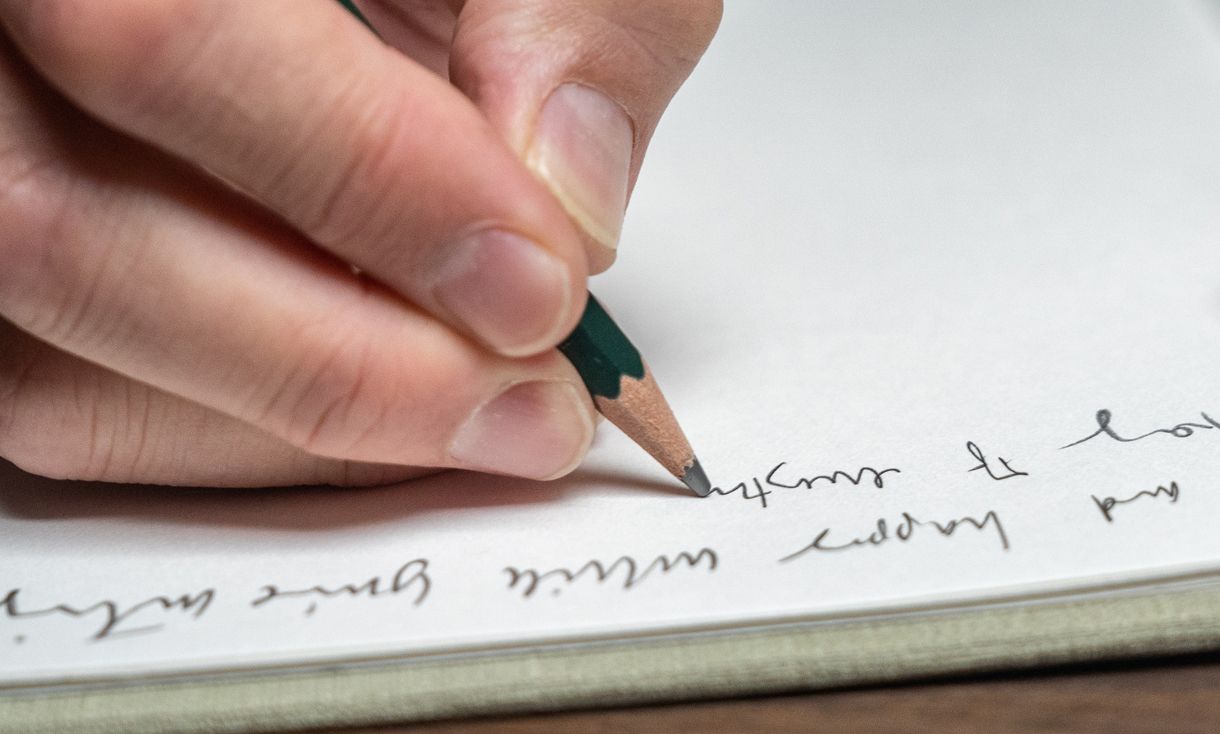 5 Types of Writing Styles Plus Examples | Domestika