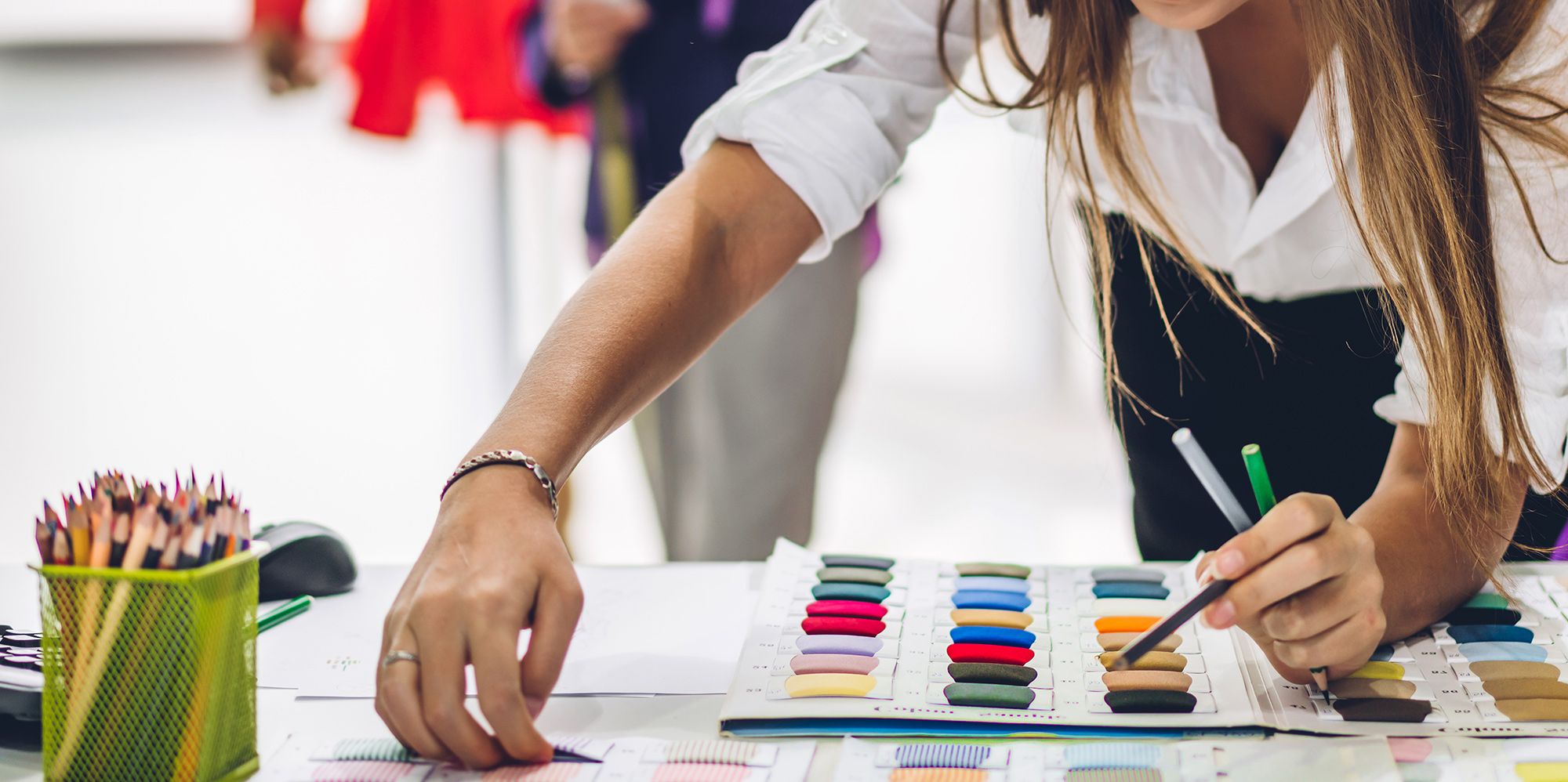 What Is Fashion Styling and What Do Stylists Do? | Domestika