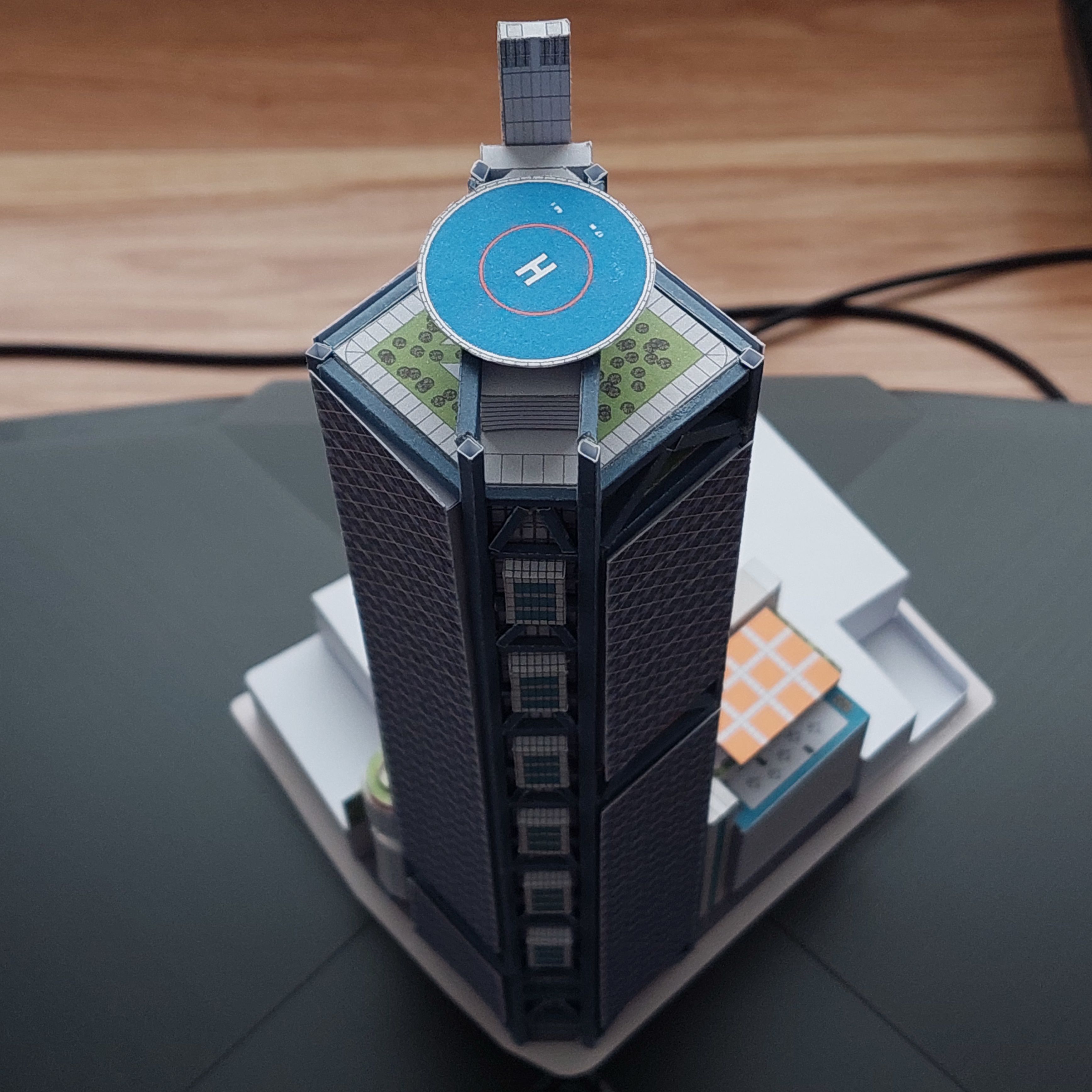 Proyecto papercraft: Torre BBVA escala 1:1000 (MK_V) | Domestika