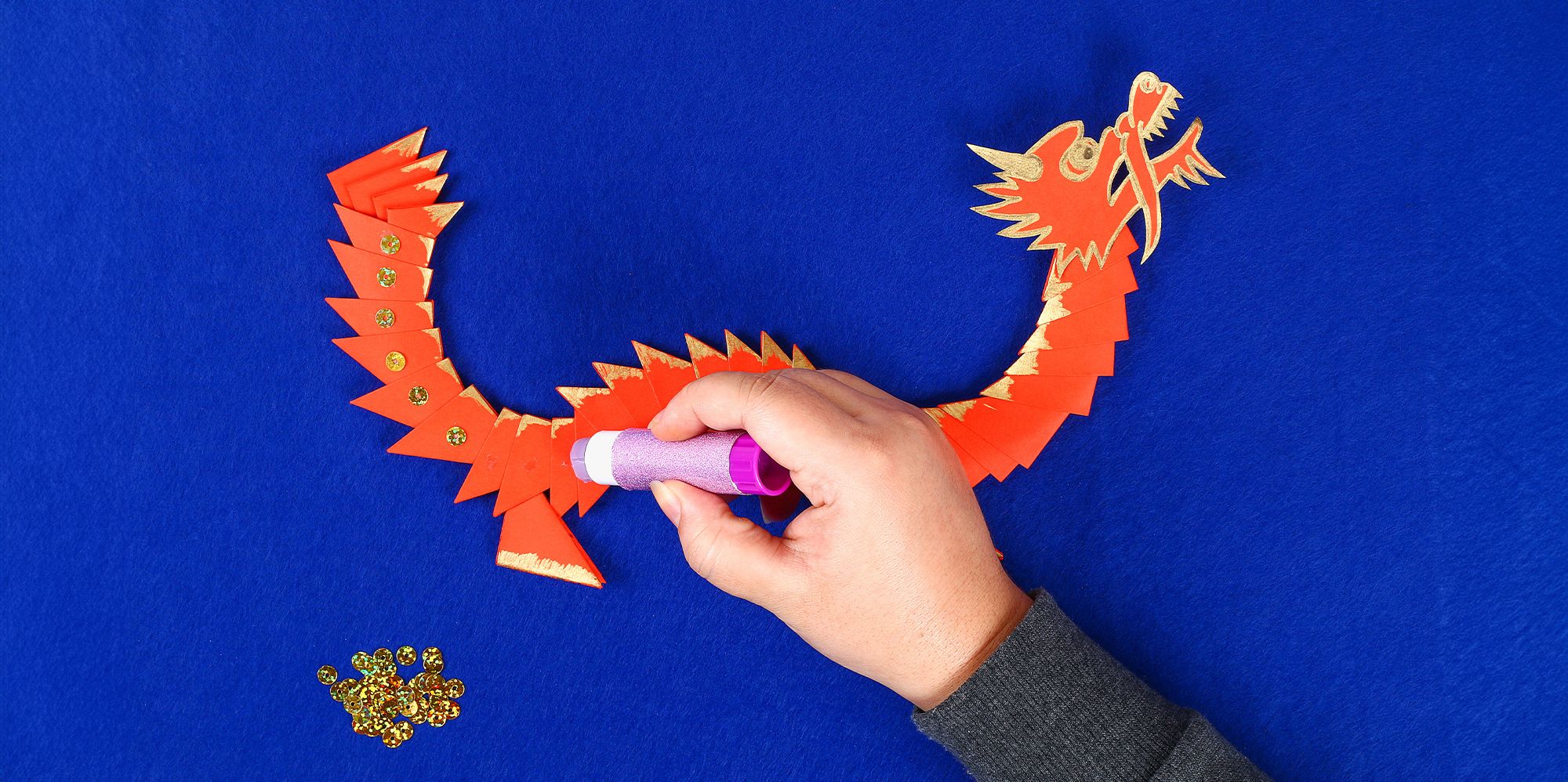 How to Make a Paper Dragon to Celebrate the Chinese New Year | Domestika