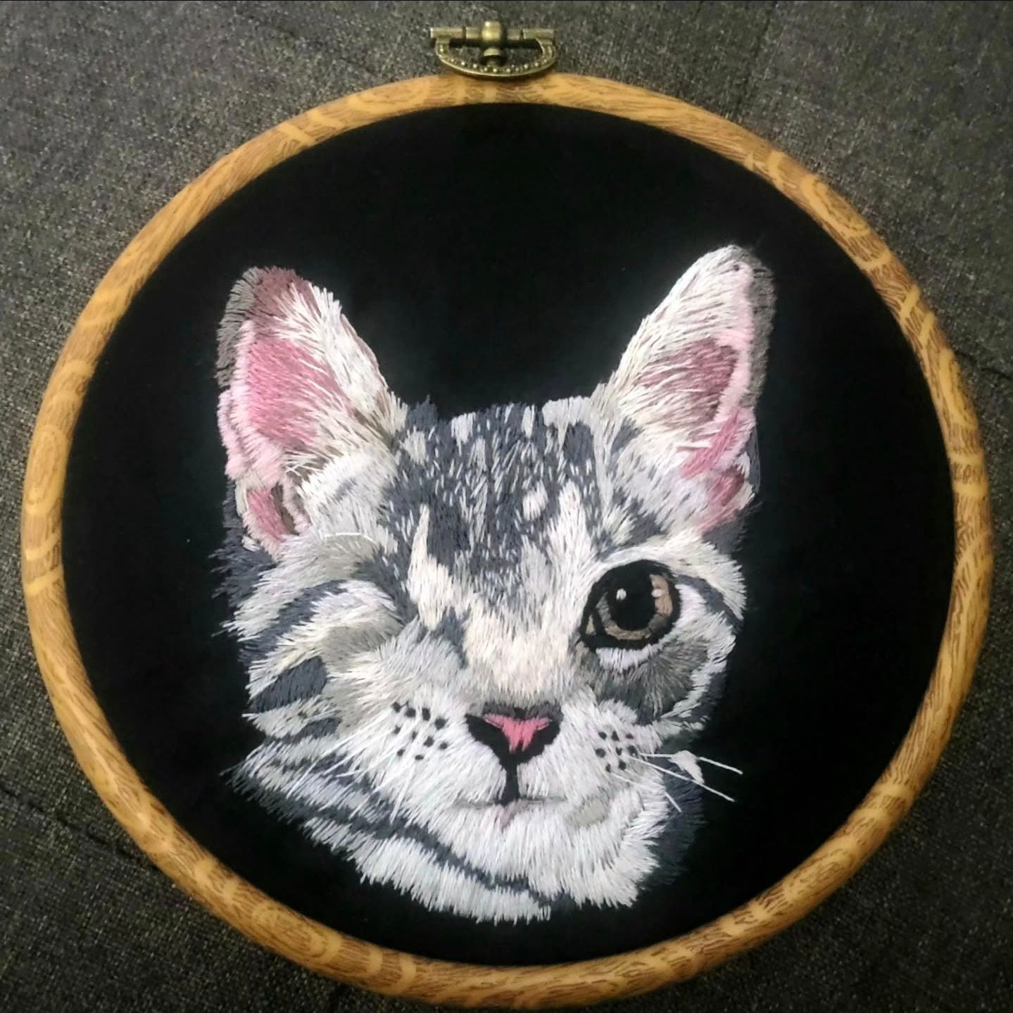 Painting with thread: Charlie! | Domestika