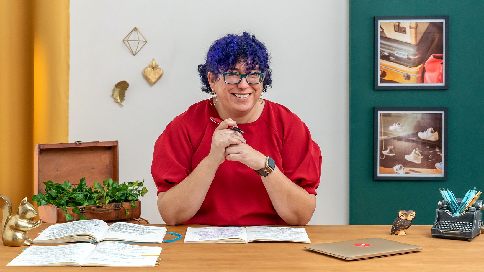 Online Course - The Art of Creative Writing: Learn Storytelling Techniques (Reneé Bibby) | Domestika