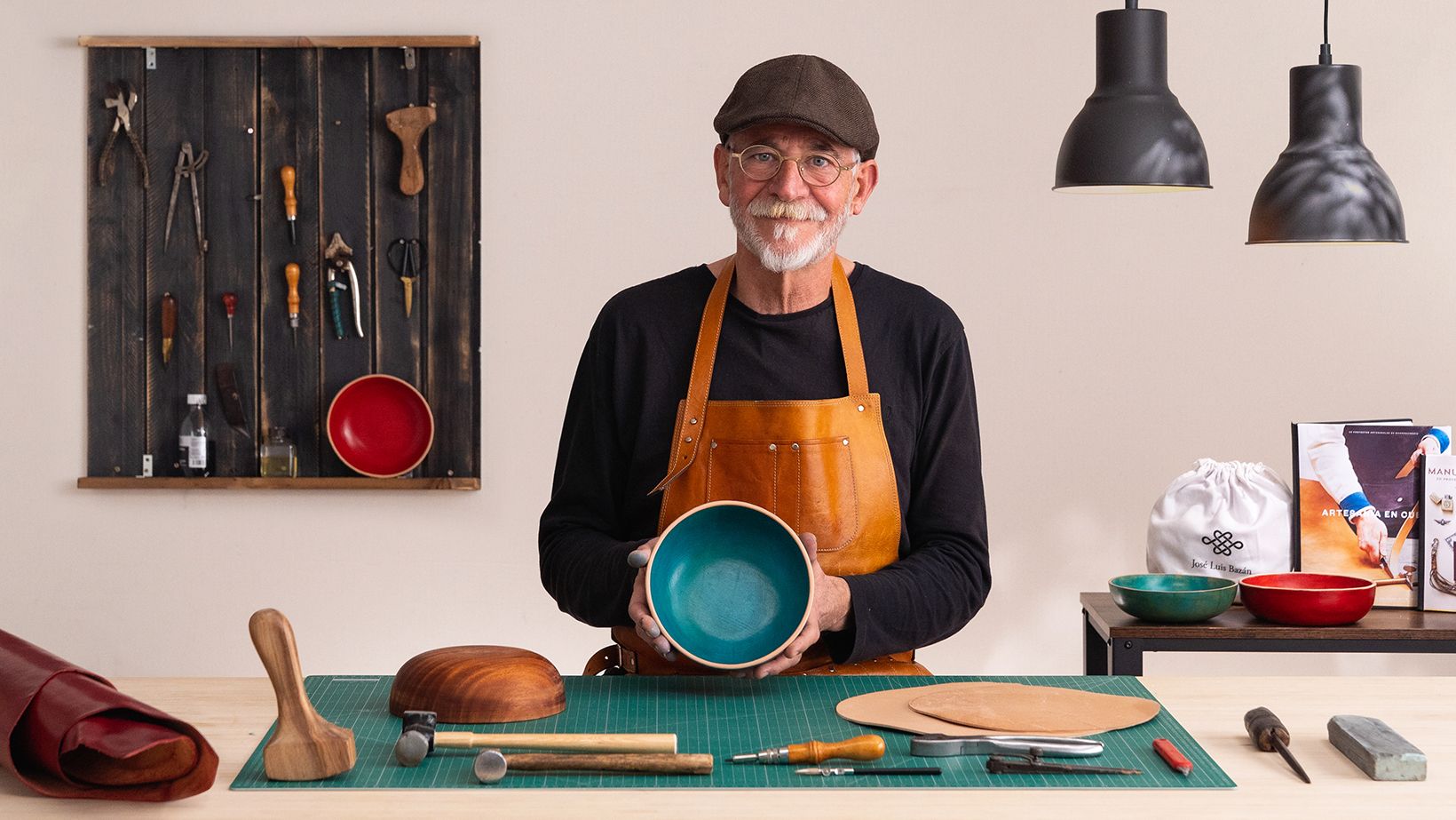 Online Course - Handmade Leather: Learn Wet Molding Techniques (José ...