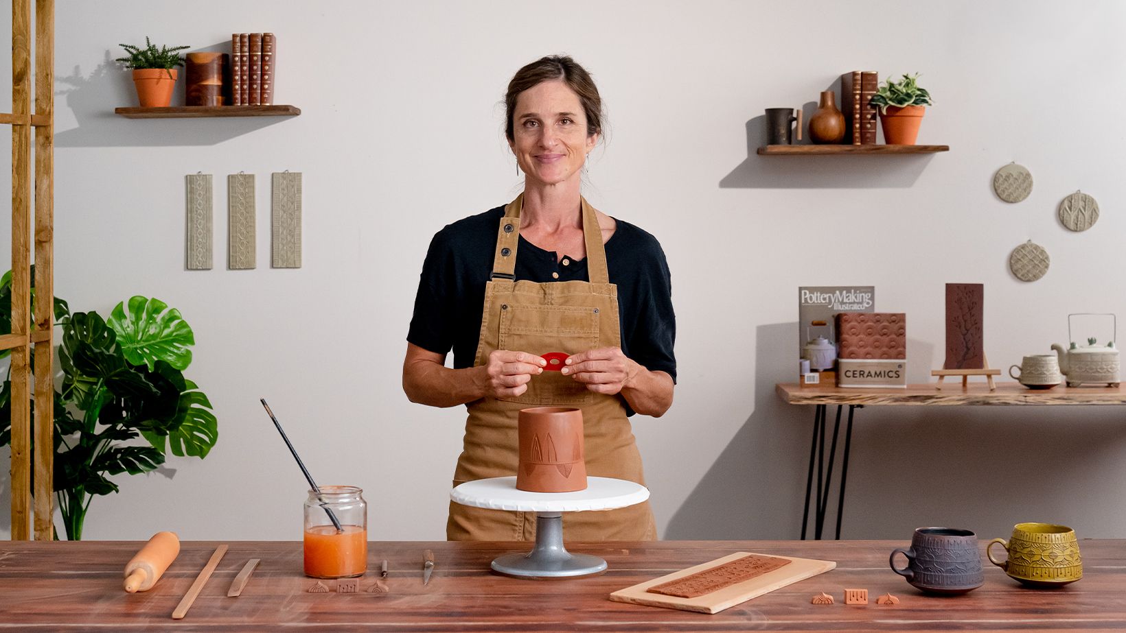 Online Course - Stamp Making for Textured Pottery (Sarah Pike) | Domestika