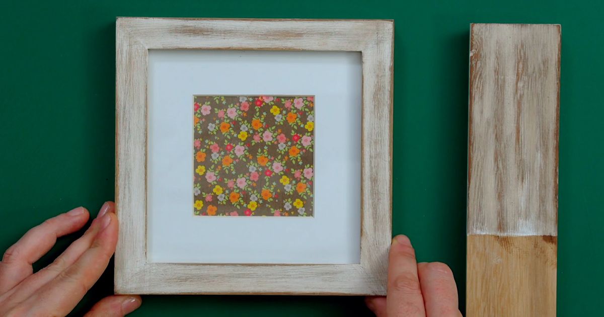 How to Age Wooden Picture Frames | Domestika