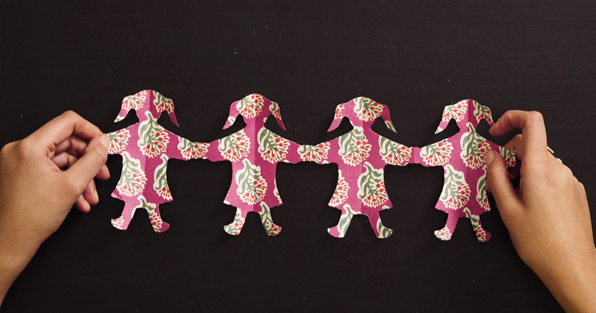 Tips on How to Make Paper Doll Chains | Domestika