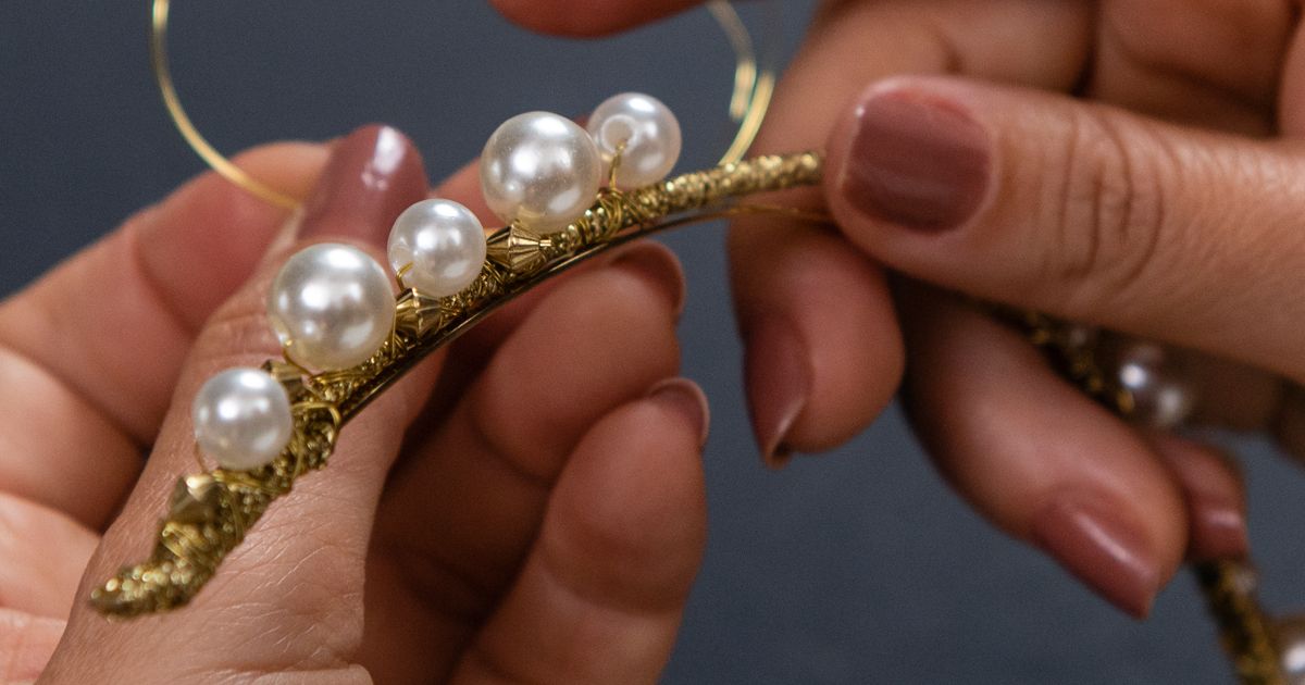 DIY Tutorial: How to Make an Easy Tiara | Domestika