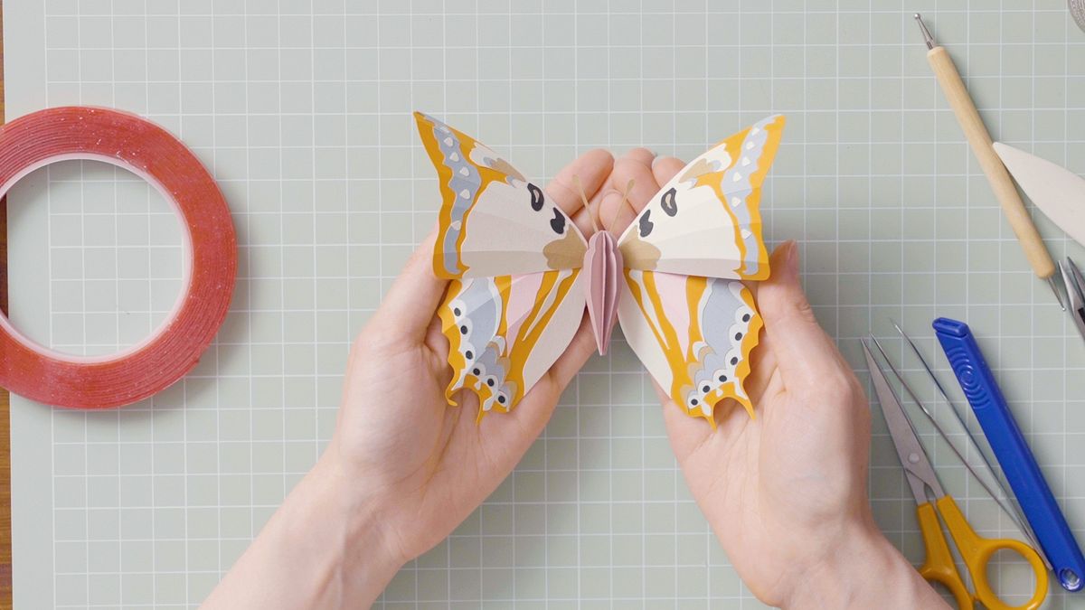 Tutoriel DIY : Comment réaliser un papillon en papier 3D | Domestika