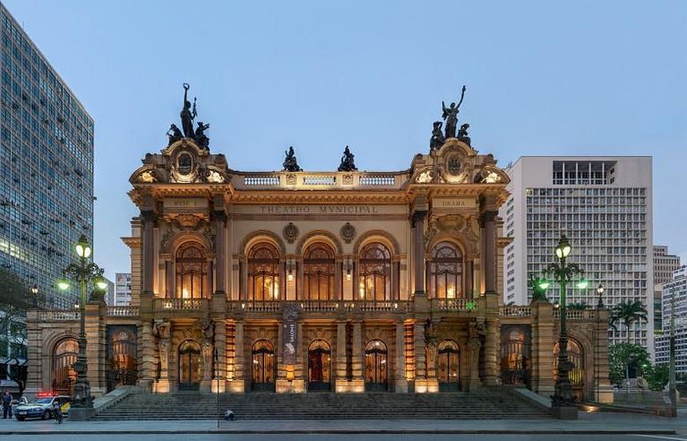 What is eclecticism in architecture and what is its history? | Domestika