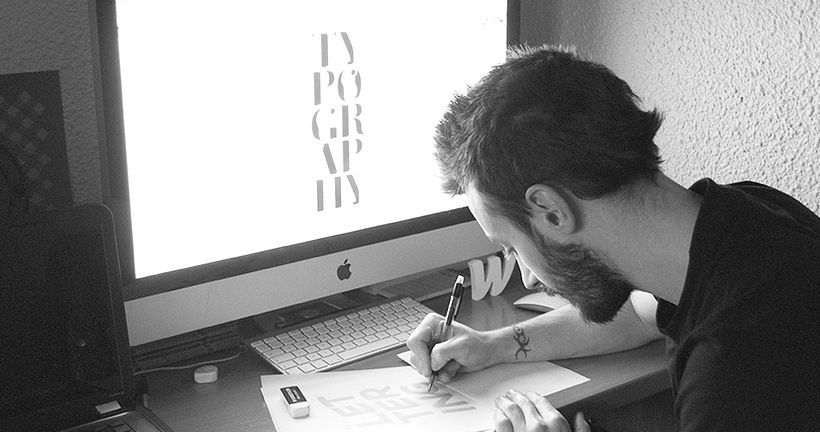 Typography VS Lettering Poster | Domestika