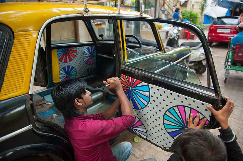 Transportan el diseño a través de taxis en Mumbai | Domestika