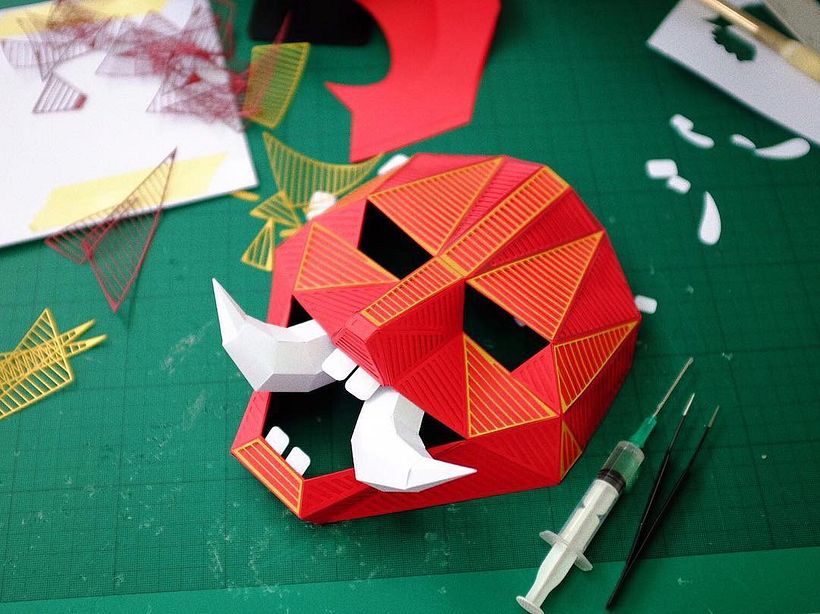 Máscaras de papercraft en el cartel del Barcelona el Grec Festival ...