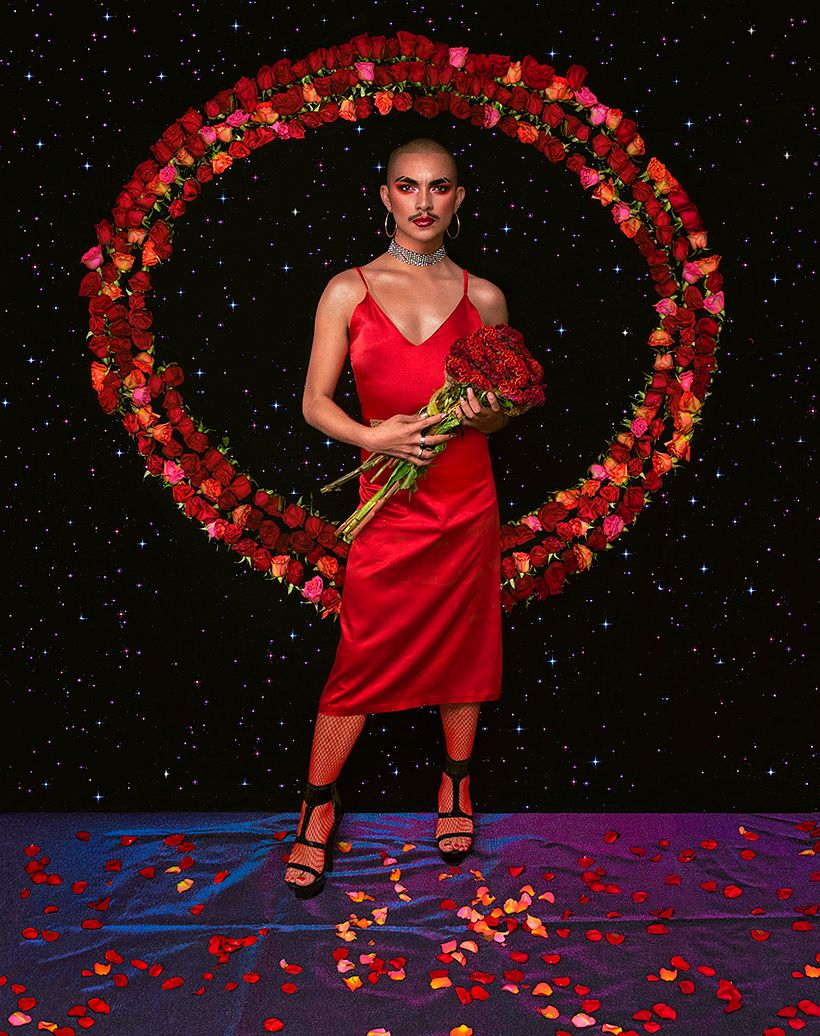 Andrés Mañón: Aliens, glitter y ornamentación como acto de resistencia ...