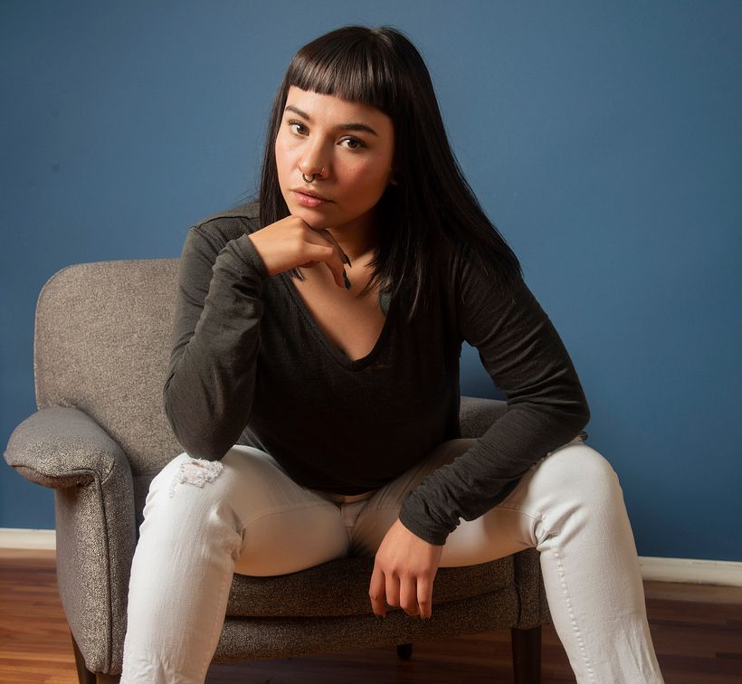 Descarga gratis una guía de poses esenciales para fotografía | Domestika