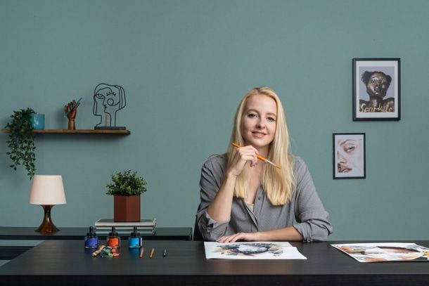 Conoce a Amy Pearson y sus hermosos retratos ilustrados | Domestika