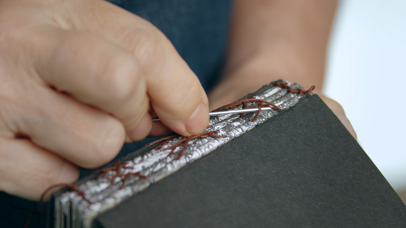 DIY Tutorial: How to Choose the Right Bookbinding Thread | Domestika