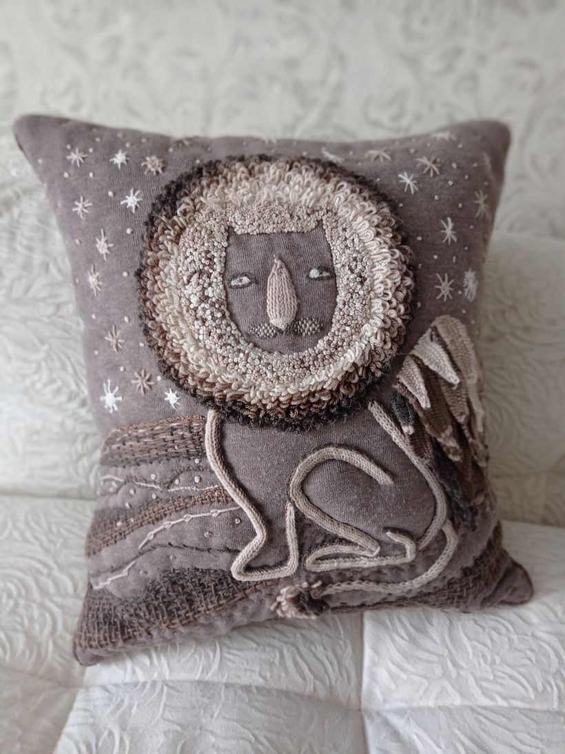 My project in Introduction to Raised Embroidery course | Domestika