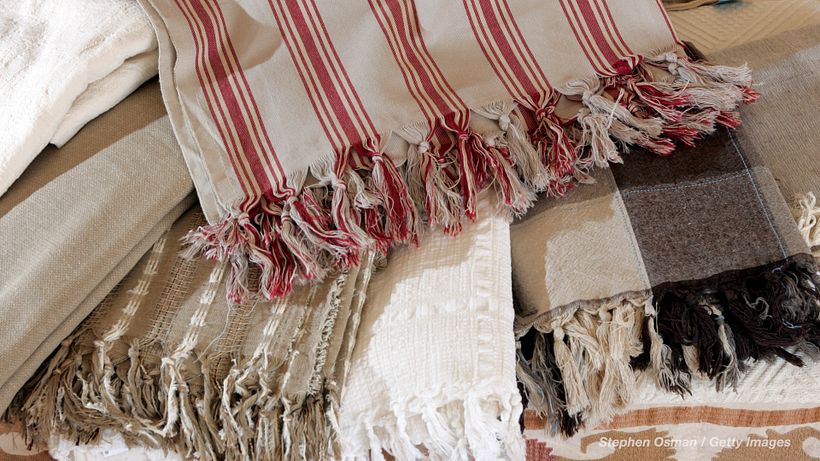The History of Macramé: From Arabic Weavers to Coachella Fashion ...