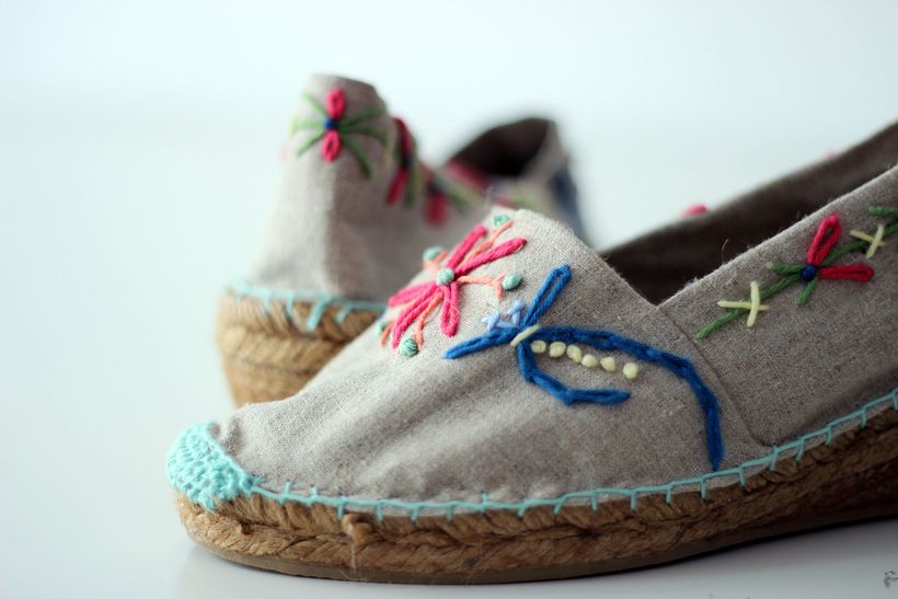 Embroidered espadriles | Domestika