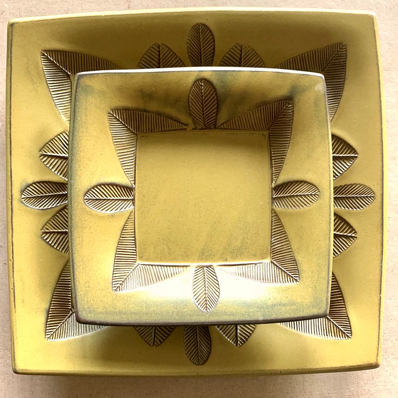 Square Textured Plate | Domestika