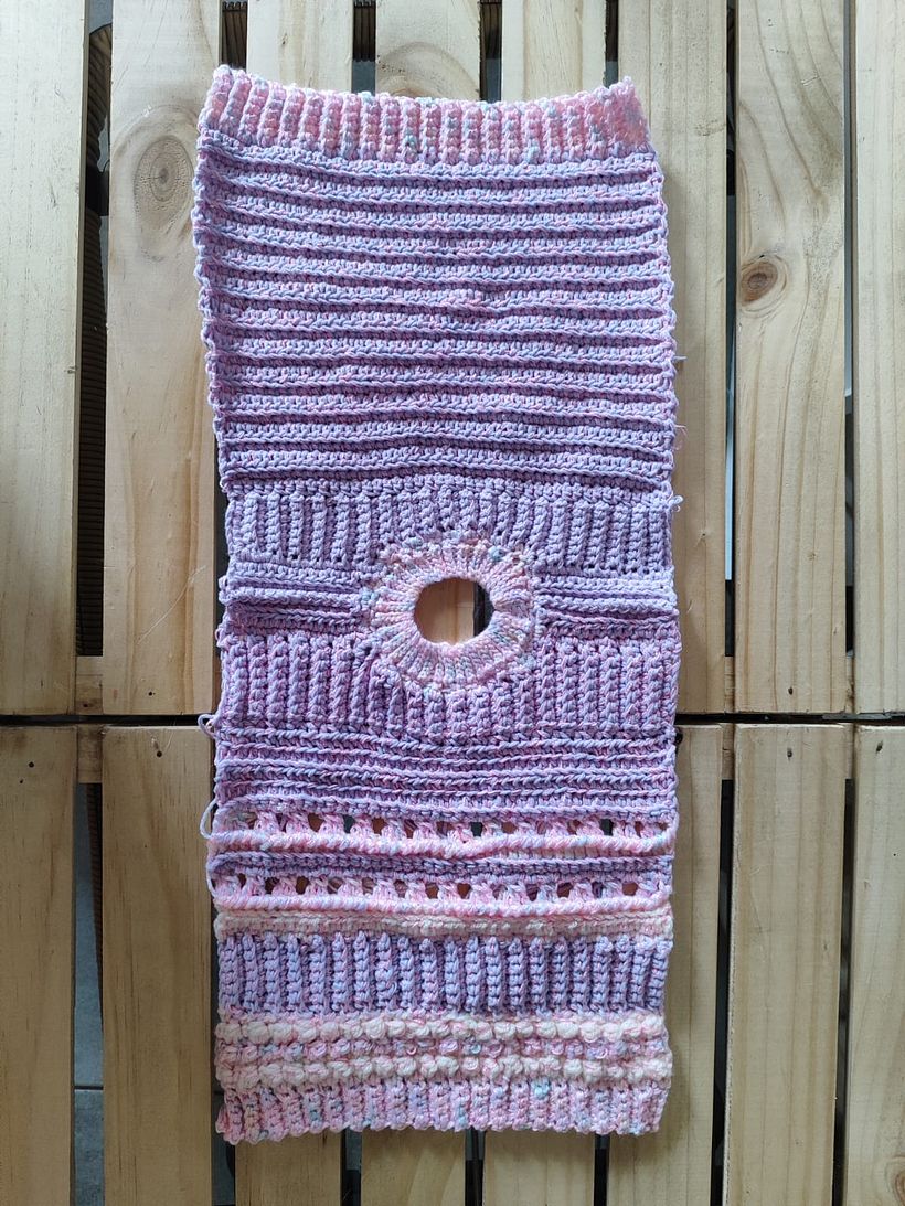 Prenda para niña llena de color y textura | Domestika